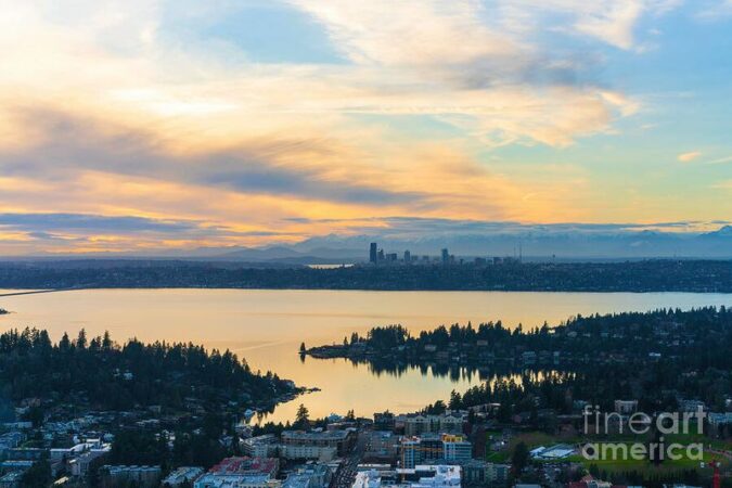 Washington's 15 Largest Lakes Show Off The State's Wild Beauty