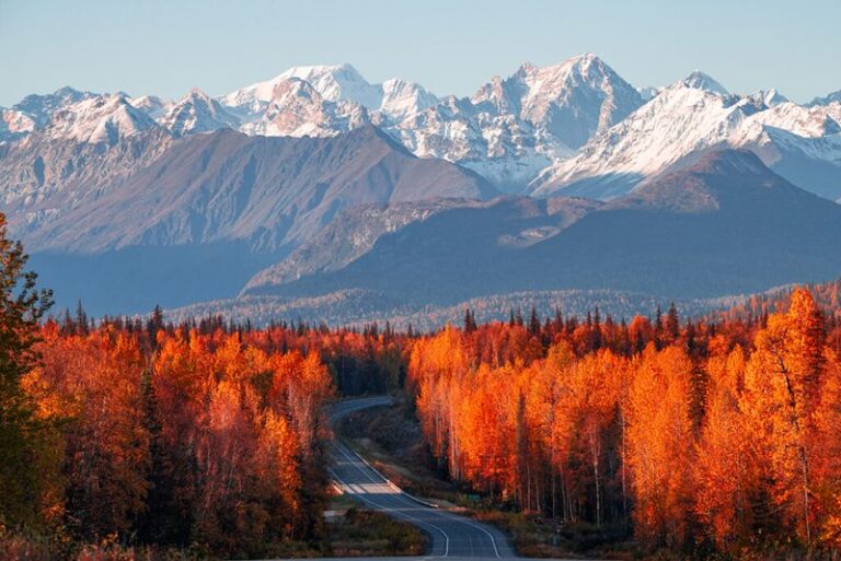 12 Breathtaking Alaska Mountain Towns Showcasing Dreamy Fall Colors
