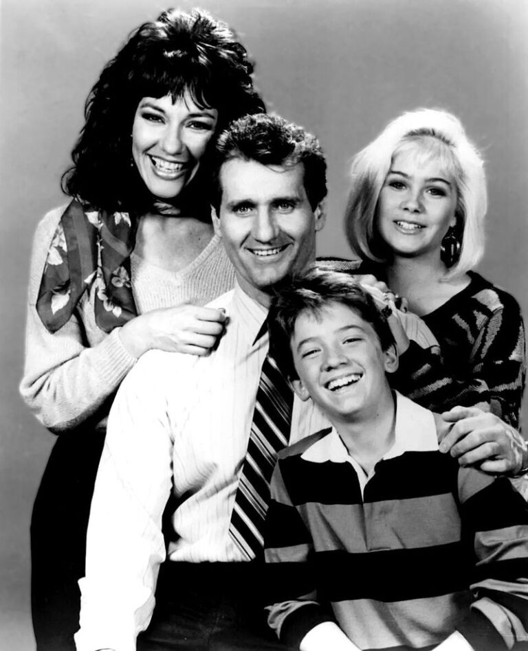 12 Iconic TV Families That Wouldn't Make It Past Modern Standards