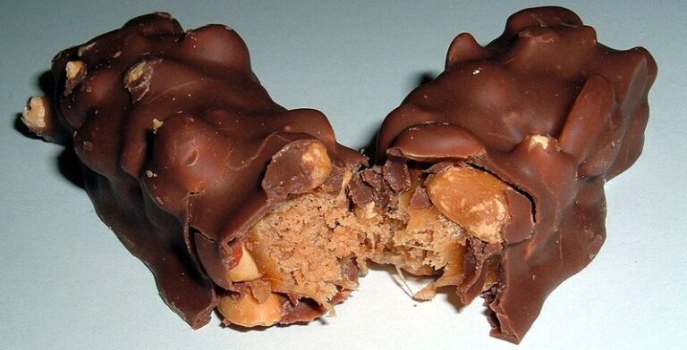 20 Classic Candy Bars From The '50s You Might Remember