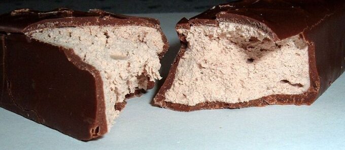 20 Classic Candy Bars From The '50s You Might Remember
