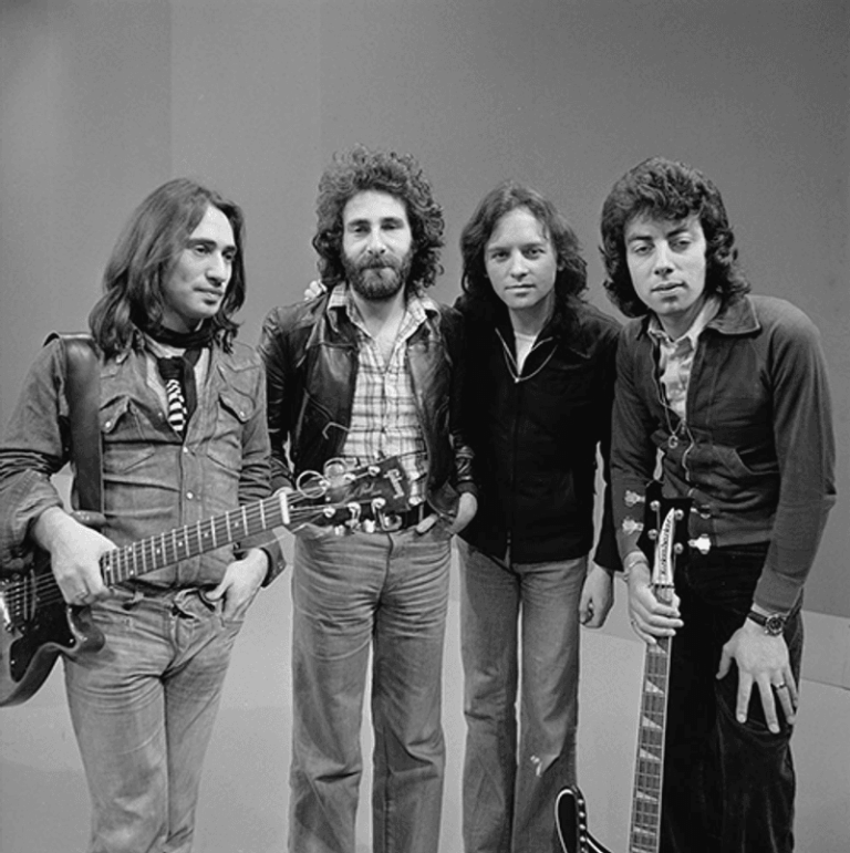 16 Soft Rock Bands From the '70s Loved For Their Sugar-Soft Sound