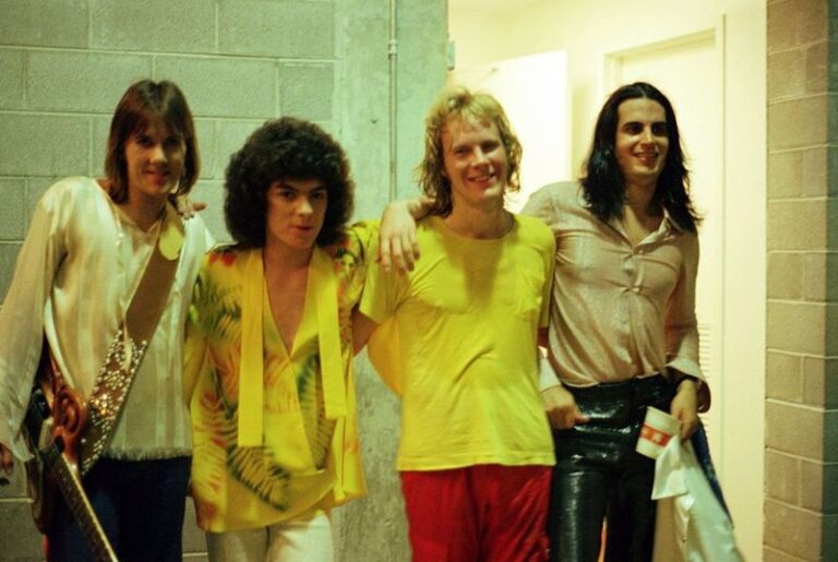 16 Soft Rock Bands From the '70s Loved For Their Sugar-Soft Sound