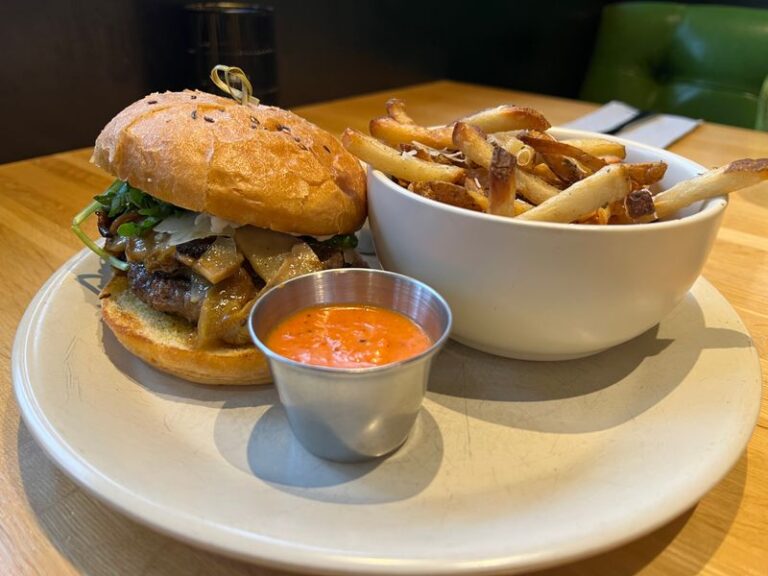 15 Burger Spots In The U.S. Known For Health-Conscious Ingredients