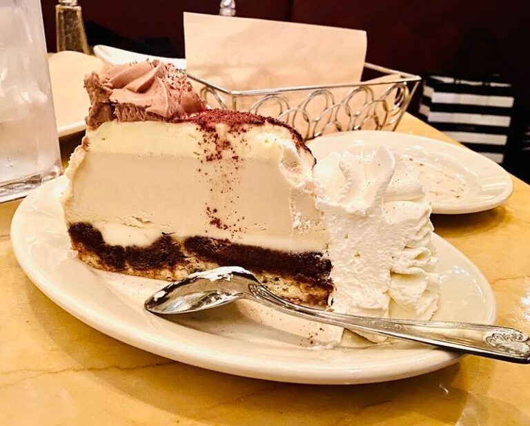11 Cheesecake Factory Cheesecakes That Deserve A Spot In Dessert Heaven