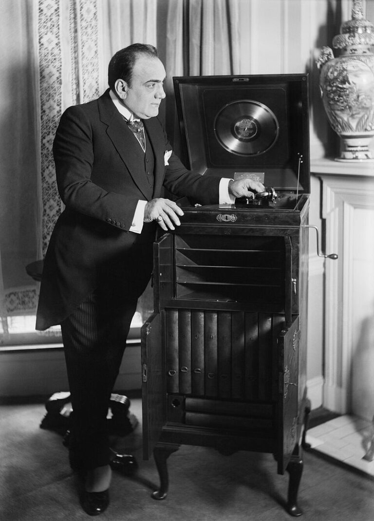 18 Legendary Tenors Who Made Opera Feel Larger Than Life